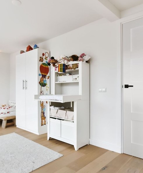 31 Cute Nursery Shelves Ideas You Will Love For Your Little One